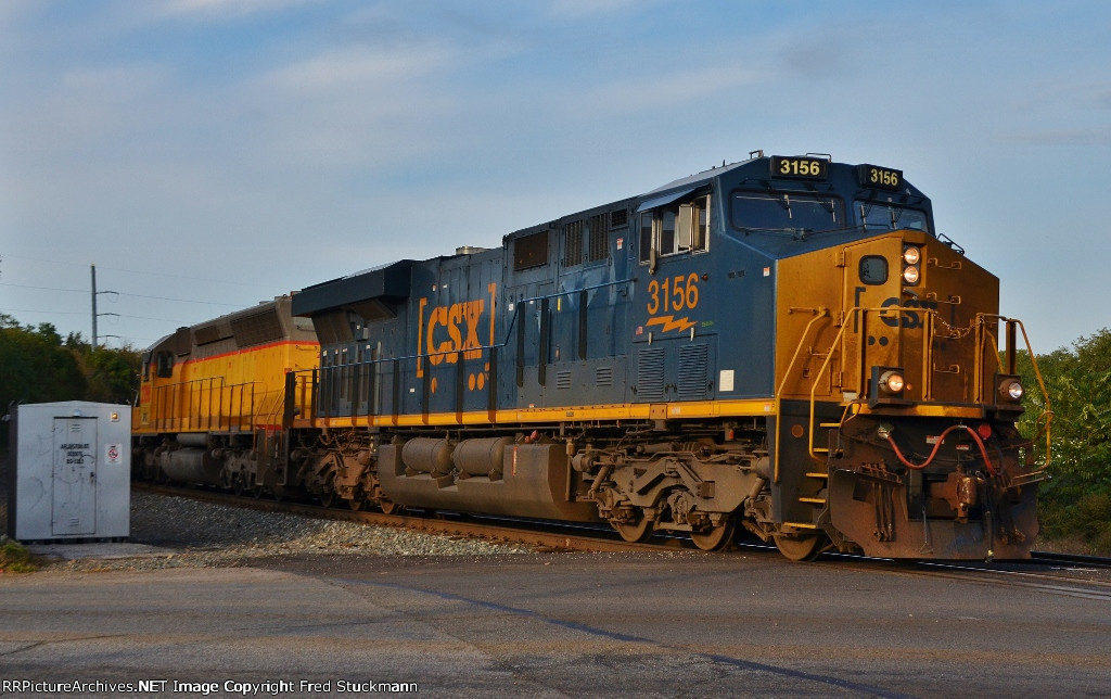CSX 3156 leads K519 east.